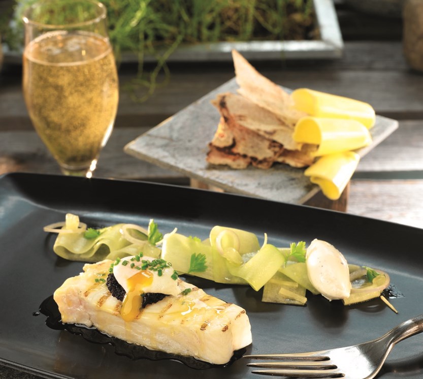 Grillet piggvar, lodderogn og posjert egg | Appetitt