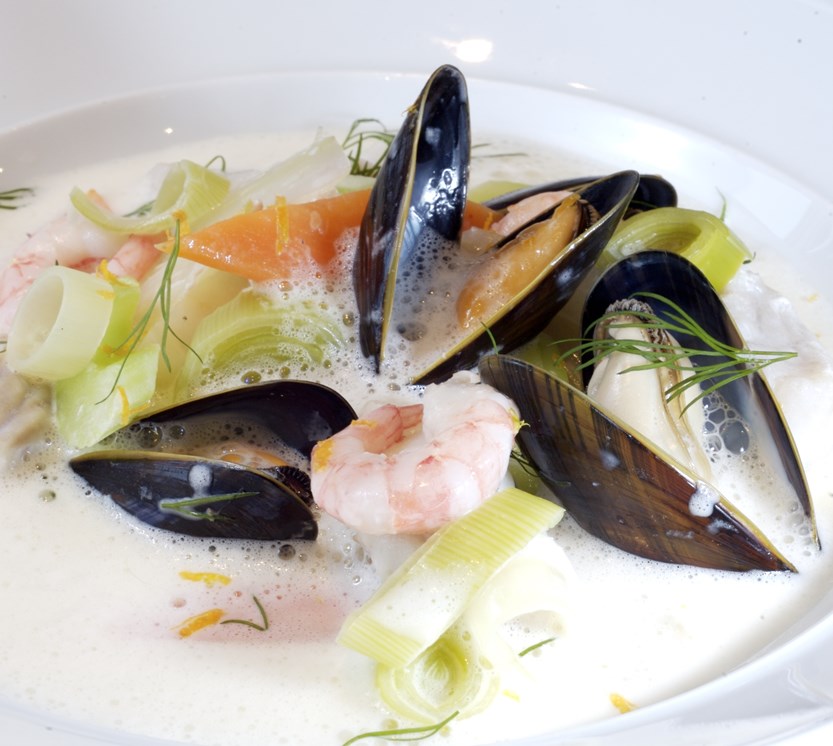 fisk og skalldyrsuppe, appelsin og fennikel | Appetitt